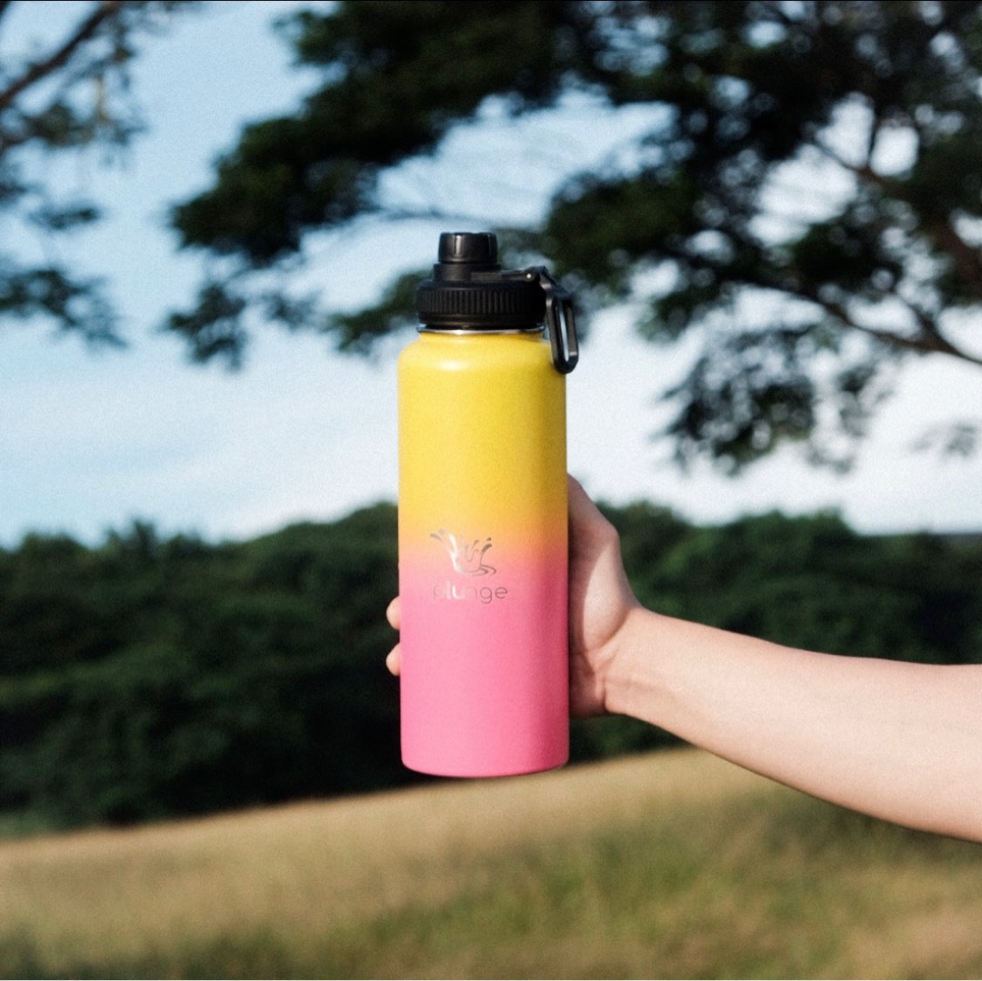 PLUNGE insulated water flask, Furniture & Home Living, Kitchenware ...