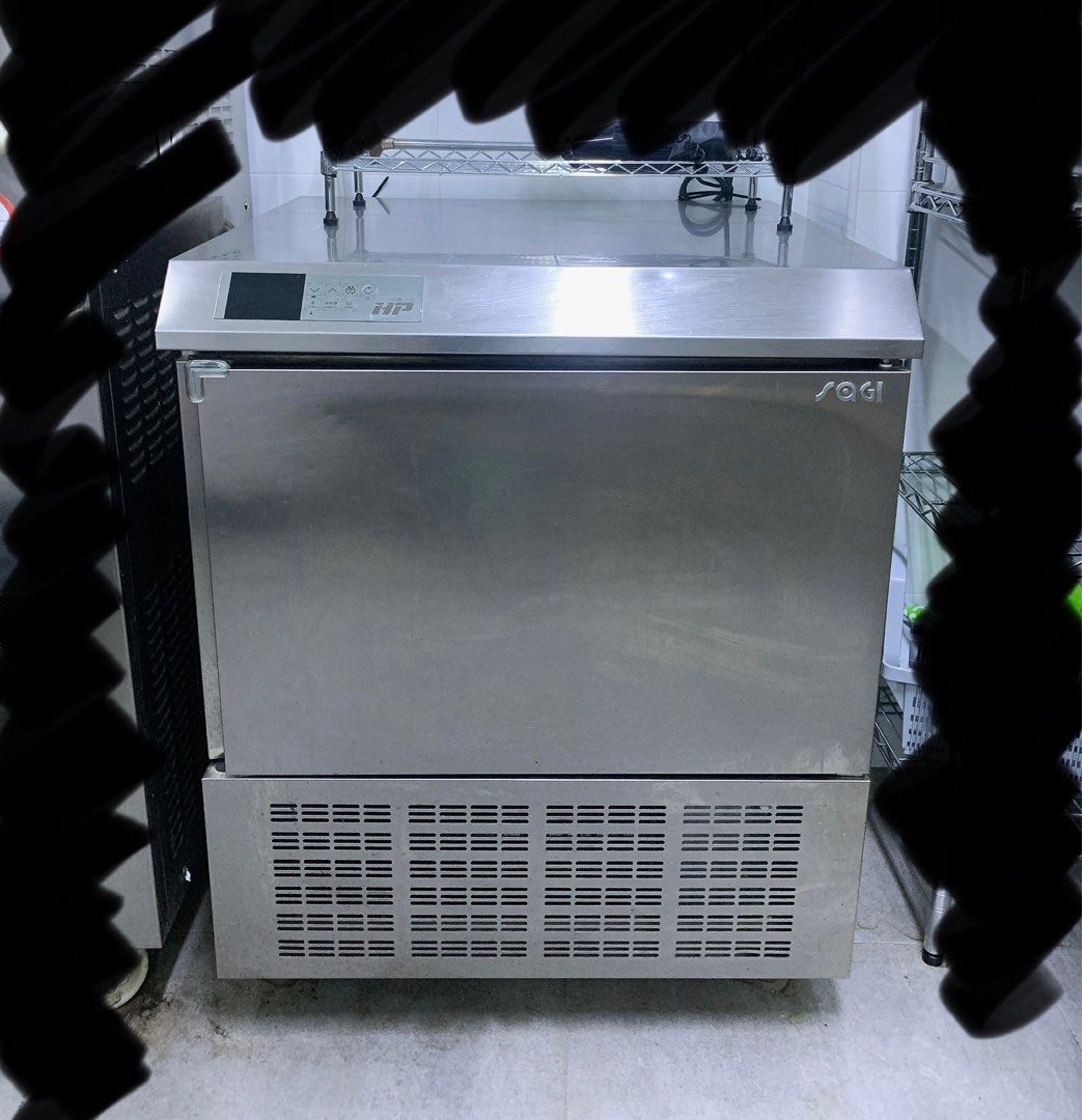 Sagi Blast Freezer, Furniture & Home Living, Kitchenware & Tableware ...