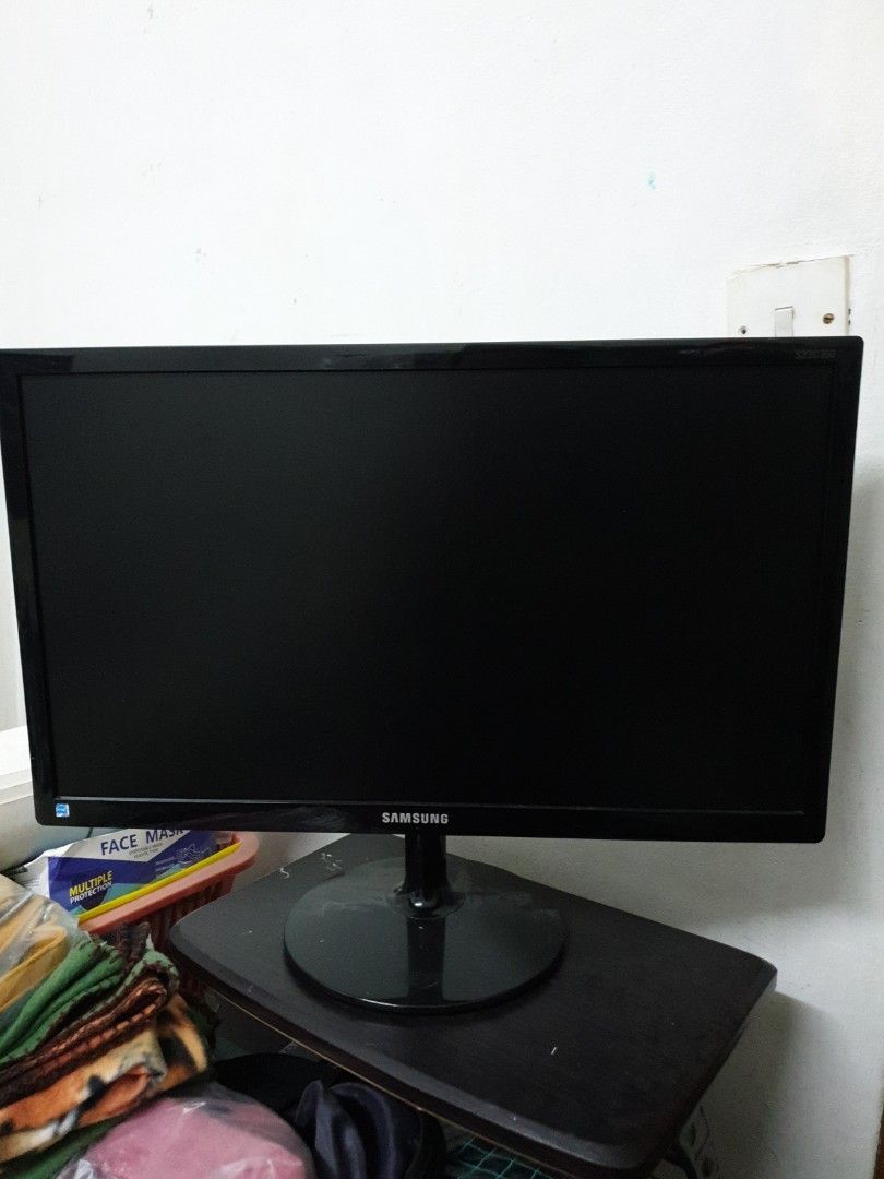 Samsung 23 inch Moniter S23C350 + free HDMI adapter, Computers & Tech ...