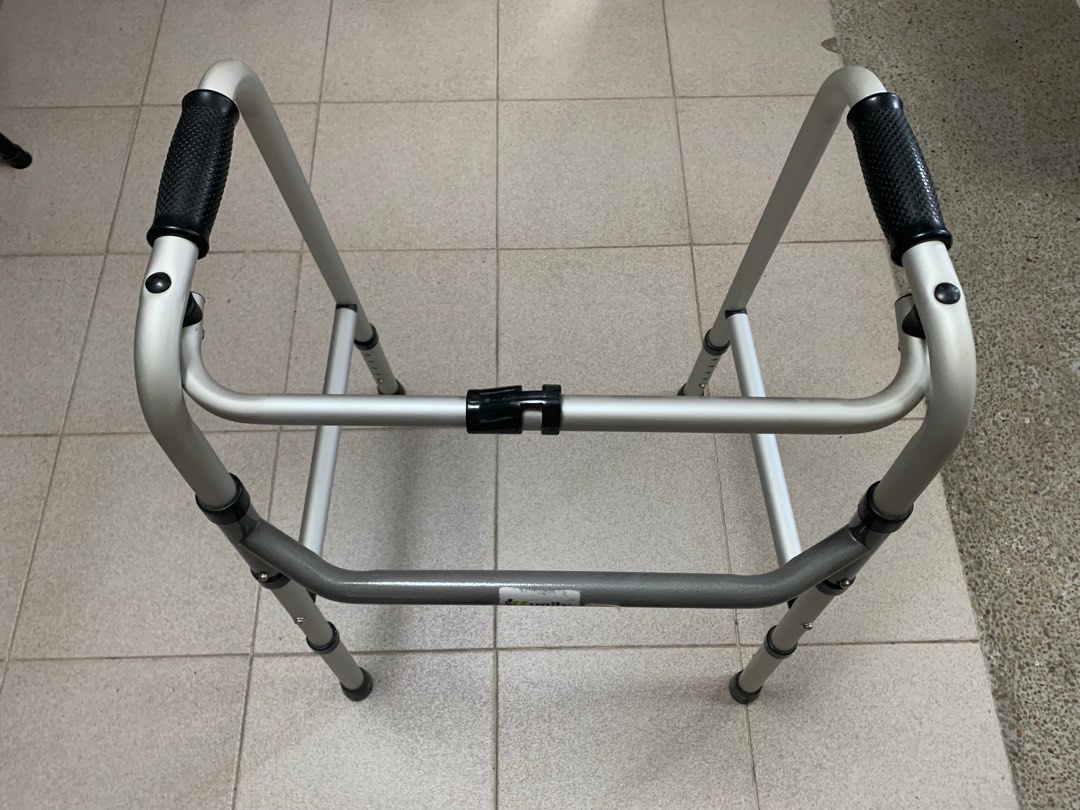 Walking support - adjustable and foldable, Health & Nutrition ...