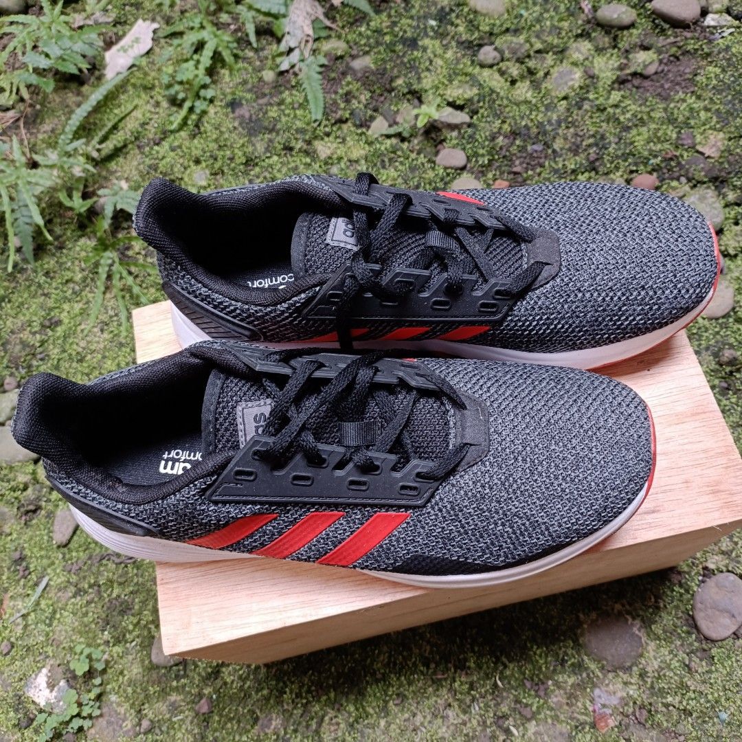 Adidas asli, Fesyen Pria, Sepatu , Sneakers di Carousell