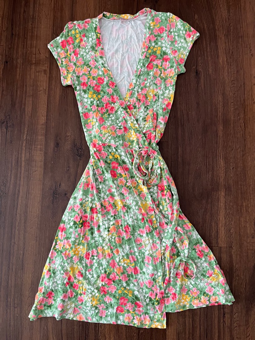 Australian brand Review Wrap dress, Women's Fashion, Dresses & Sets ...