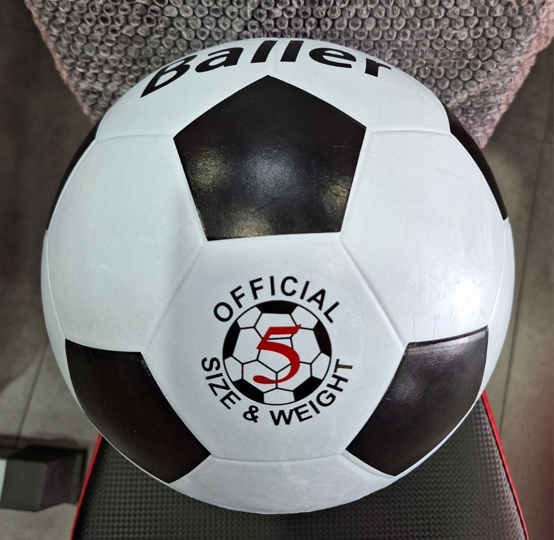 Baller football/ soccerball on Carousell