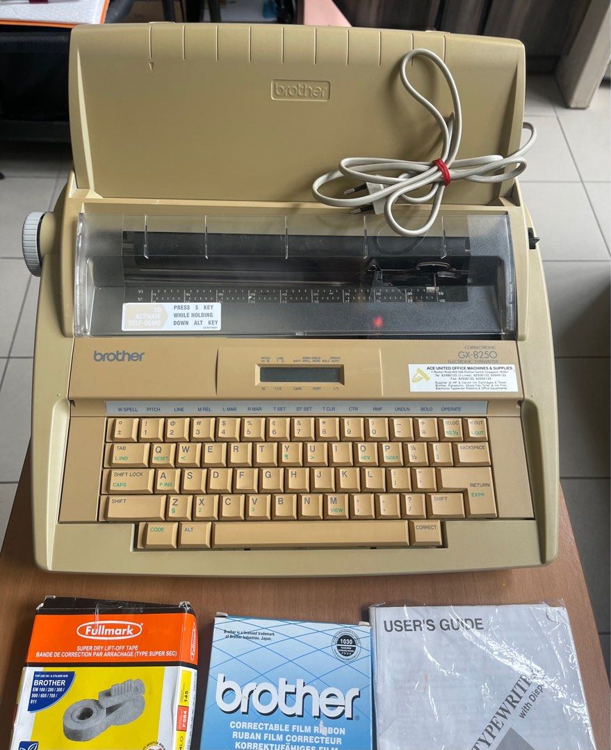 Brother Electric Typewriter with Accessories, Computers & Tech ...