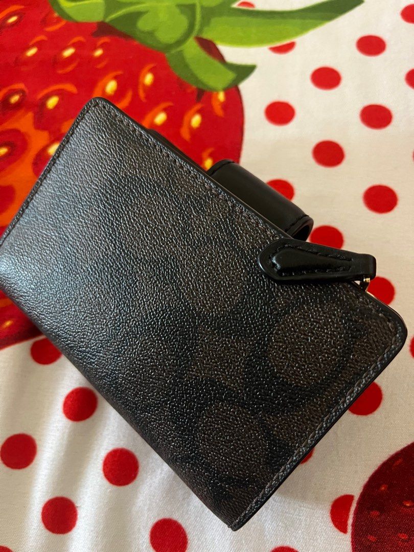 Coach bifold on Carousell