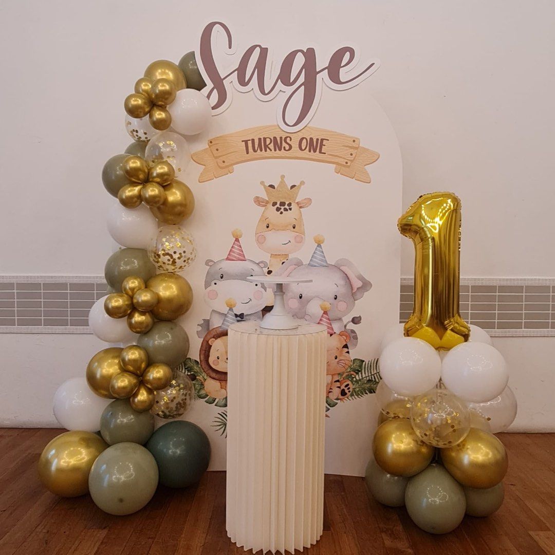 Customised birthday backdrop foam board with balloon garland, Lifestyle ...