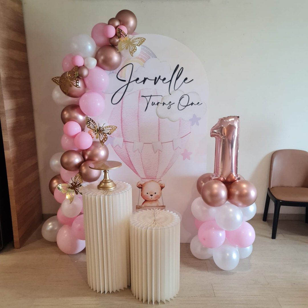 Customised birthday backdrop foam board with balloon garland, Lifestyle ...