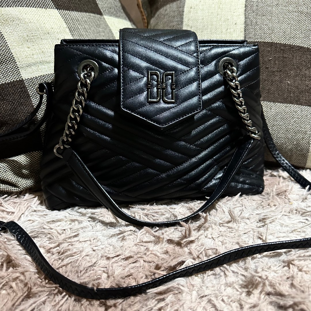 DAKS 2WAY BAG, Women's Fashion, Bags & Wallets, Cross-body Bags on Carousell