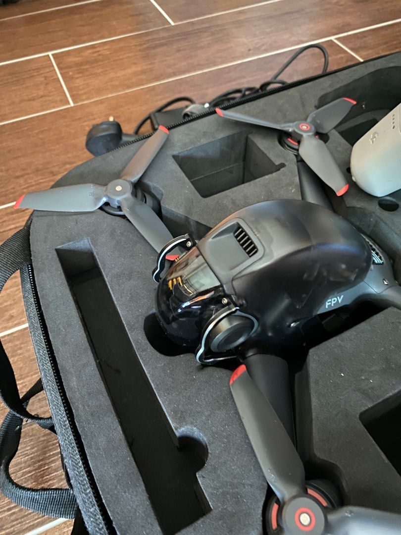 Dji fpv fly more combo - drone and 3 batteries and motion controller ...