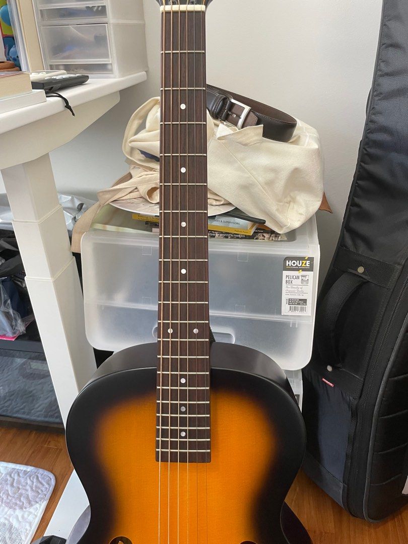 Epiphone Olympic Masterbilt Archtop Guitar, Hobbies & Toys, Music ...