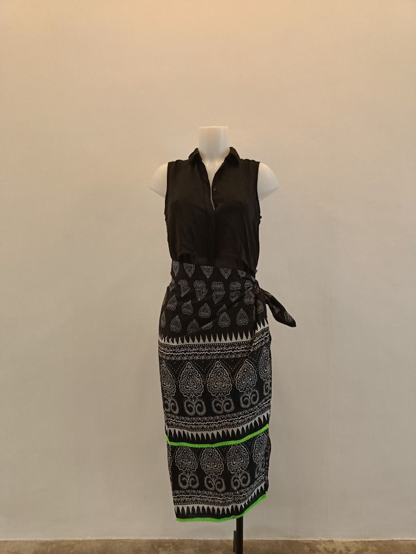 FINI Malong Skirt, Women's Fashion, Bottoms, Skirts on Carousell