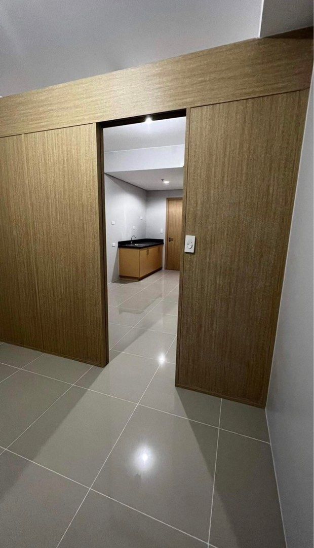 For rent Grass Tower 5 bare unit with aircon on Carousell