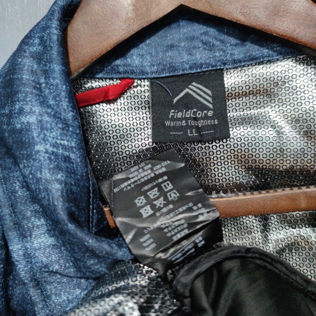 FREE SF | FIELD CORE HEAT ASSIST PUFF JACKET on Carousell