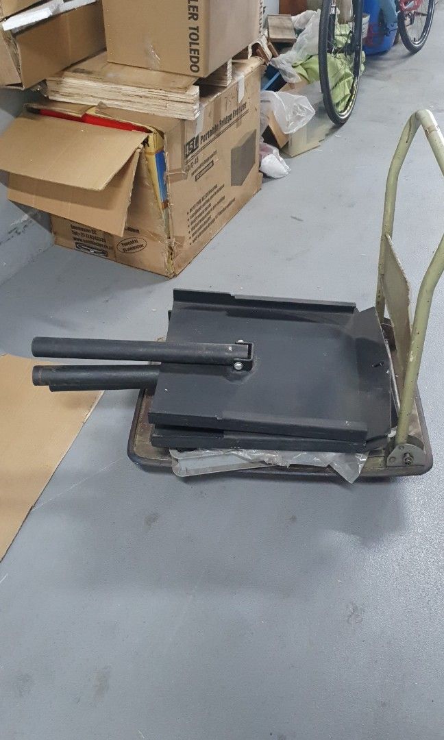 Free yellow sledge with three sledge., Sports Equipment, Exercise ...