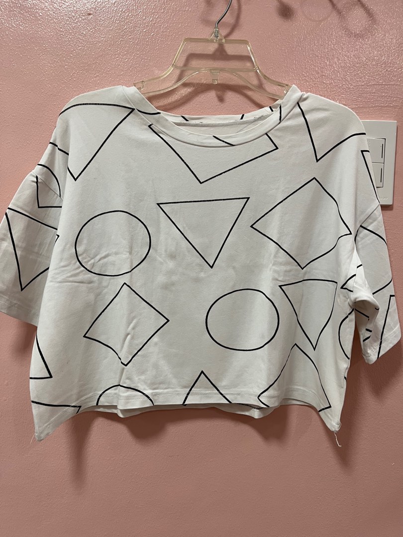 Geometry Oversize Crop top, Women's Fashion, Tops, Blouses on Carousell