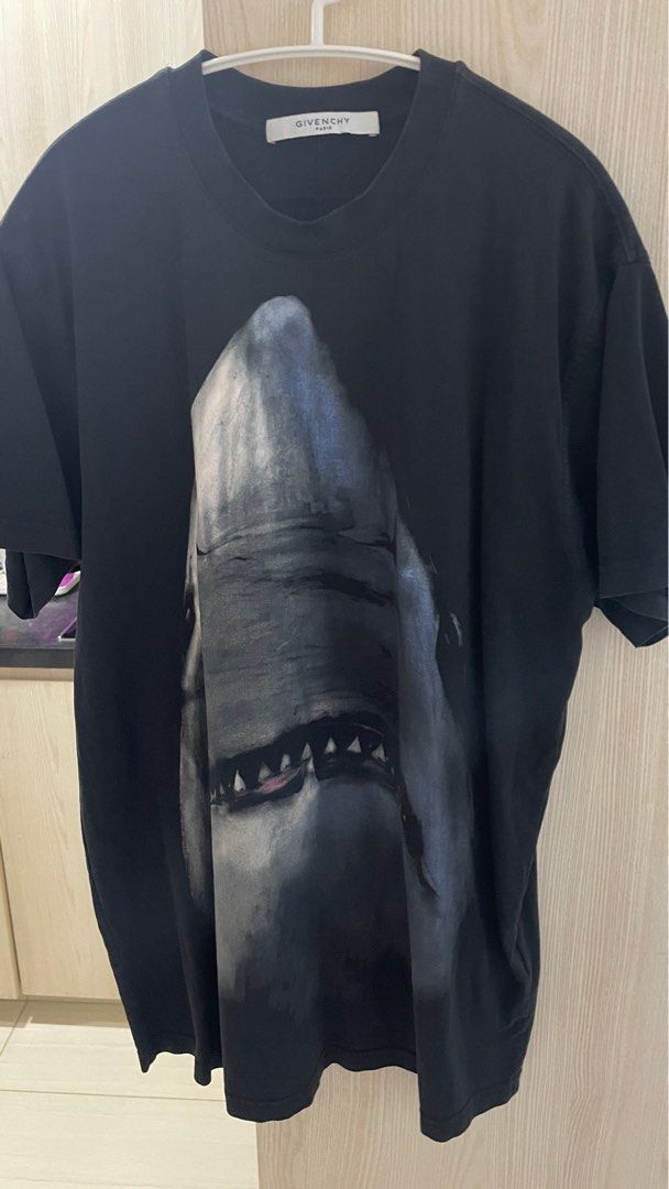 Givenchy Shark Tee, Men's Fashion, Tops & Sets, Tshirts & Polo Shirts on Carousell