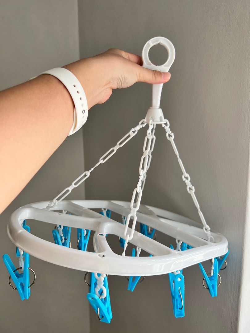 Hang dryer 18pcs clips, Furniture & Home Living, Cleaning & Homecare ...