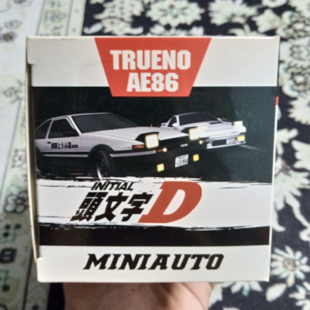 Initial D anime miniauto Toyota trueno AE86 panda black hood realistic ...