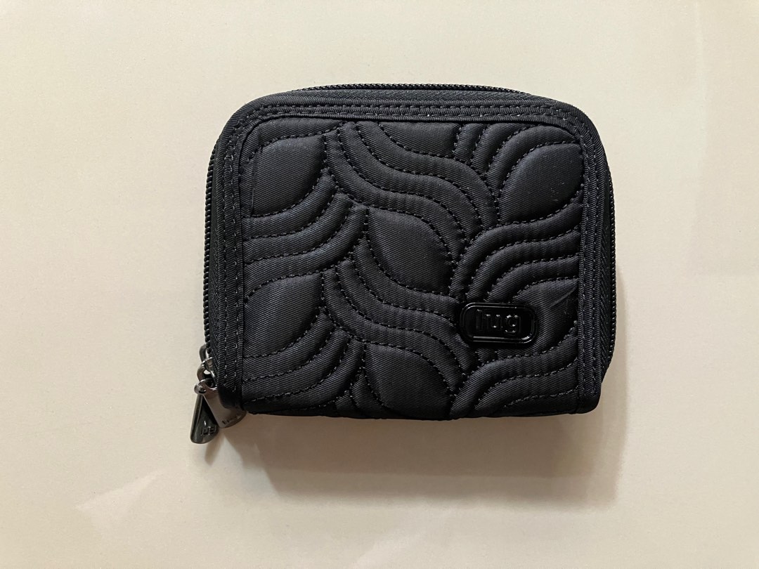 Lug Splits Compact RFID Wallet on Carousell