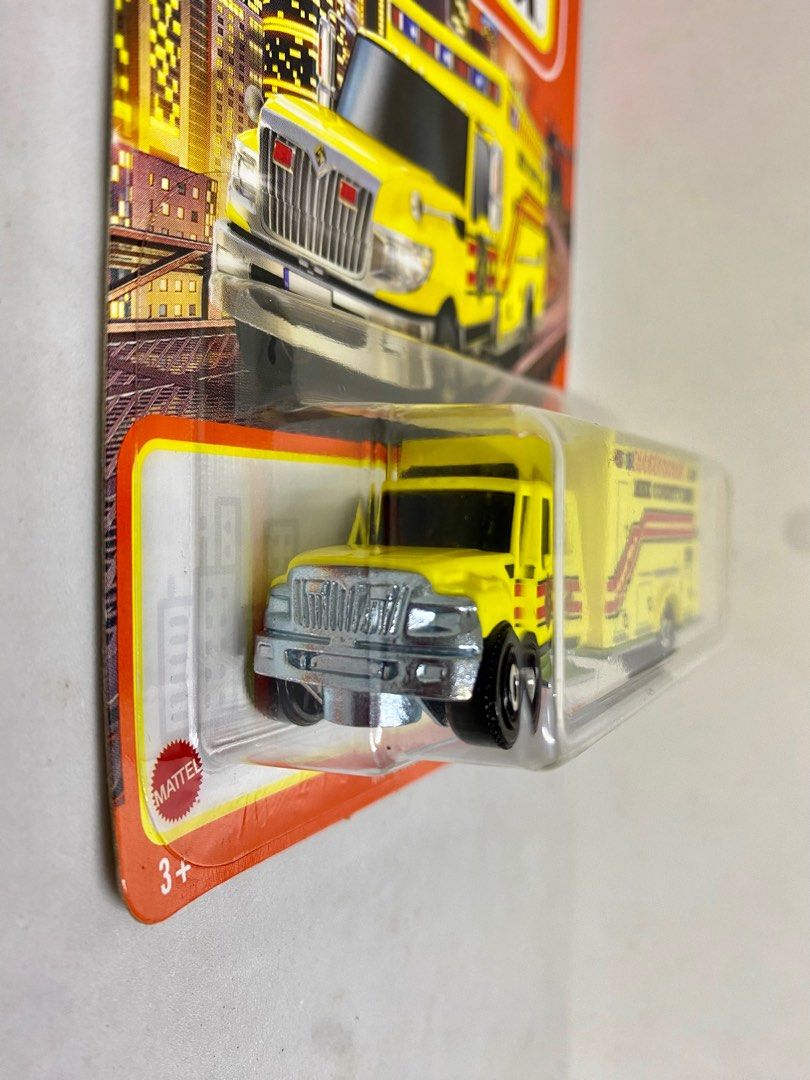 MBX Matchbox INTERNATIONAL WORKSTAR AMBULANCE Yellow Emergency Rescue ...