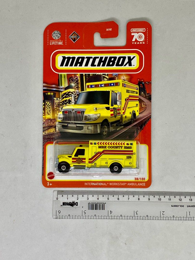 MBX Matchbox INTERNATIONAL WORKSTAR AMBULANCE Yellow Emergency Rescue ...