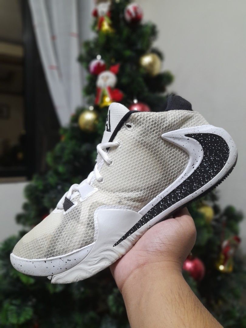 Nike Zoom Freak 1 "Oreo", Men's Fashion, Footwear, Sneakers on Carousell