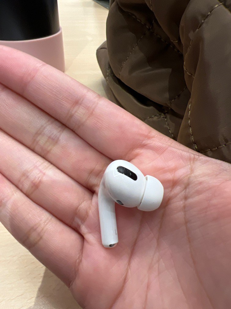 Not Working Left Side Airpod Pro Gen1 Audio Earphones On Carousell not-working-left-side-airpod-pro-gen1-audio-earphones-on-carousell