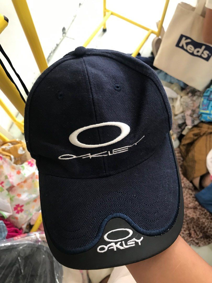 Oakley Cap on Carousell