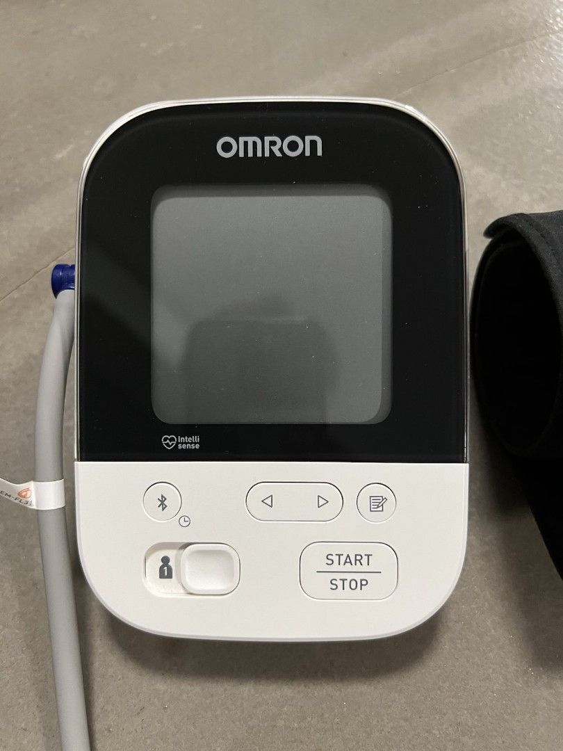 OMRON M4 Intelli IT Blood Pressure Monitor, Health & Nutrition, Medical ...