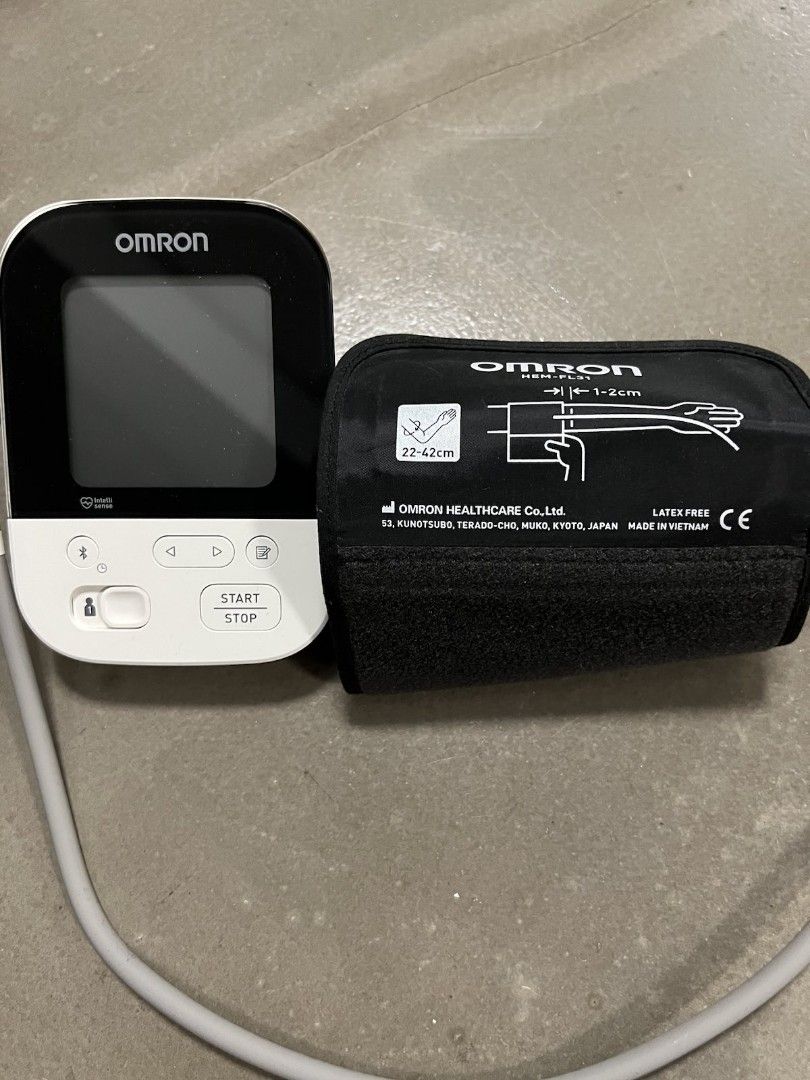 OMRON M4 Intelli IT Blood Pressure Monitor, Health & Nutrition, Medical ...