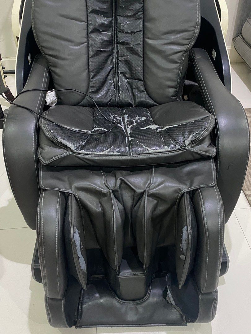 Osim uspace massage chair on Carousell