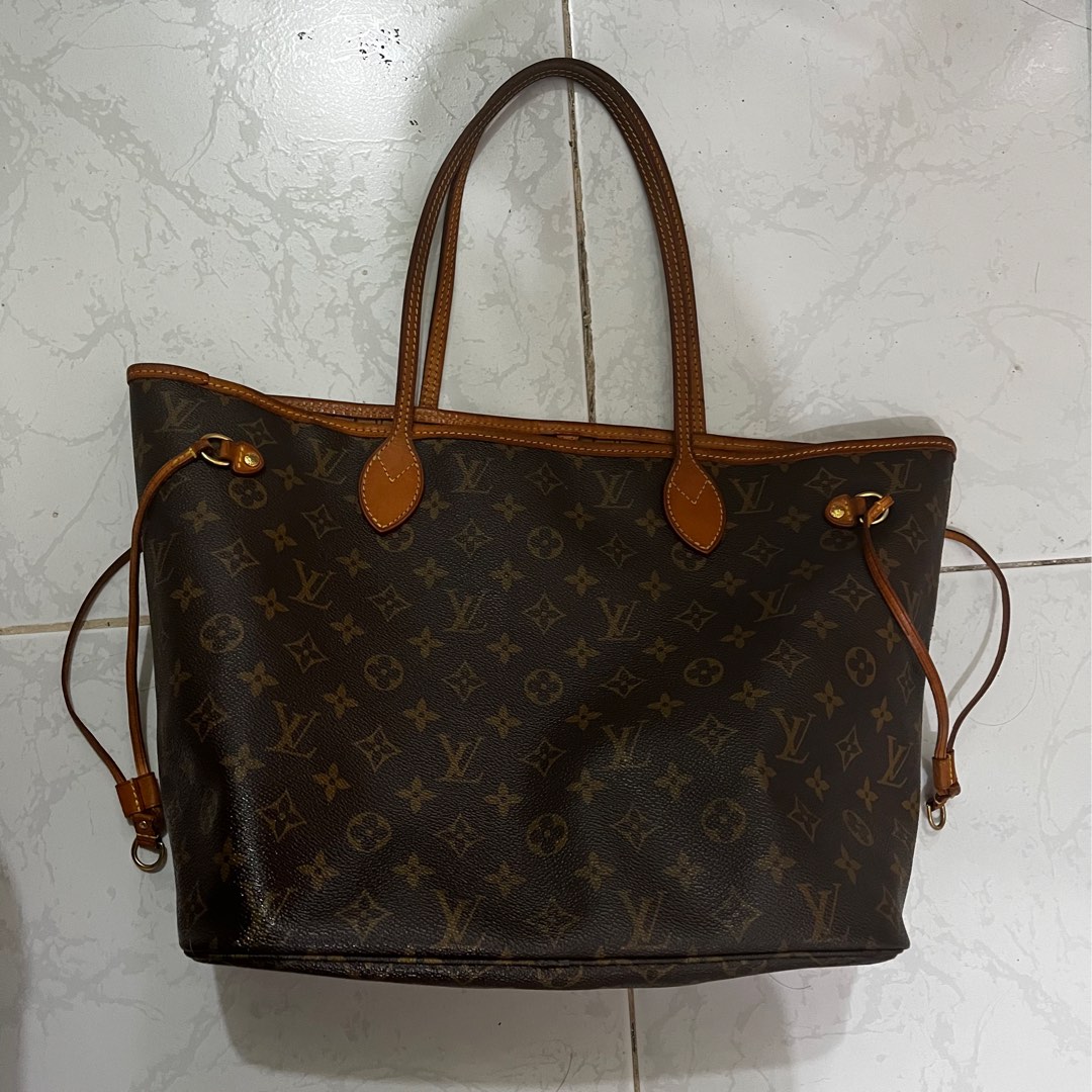 Authentic LV Neverfull MM Monogram, Luxury, Bags & Wallets on Carousell