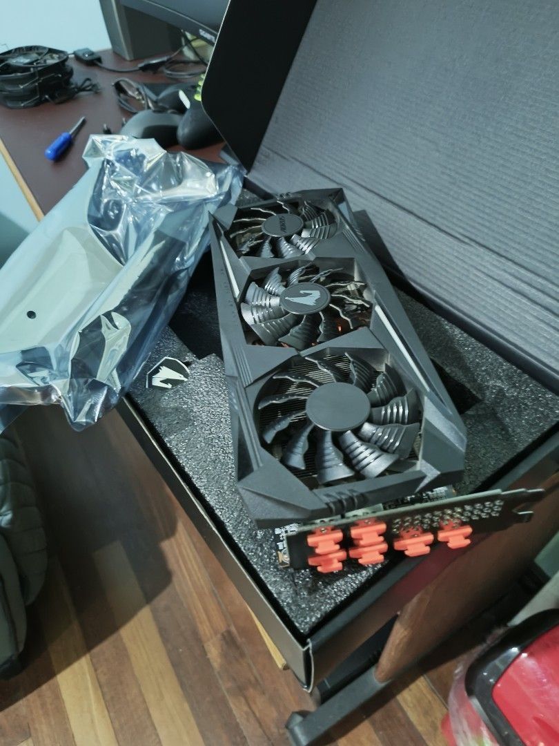 RX 5700 XT - AORUS Gigabyte Brand | Triple Fan setup | Complete with ...
