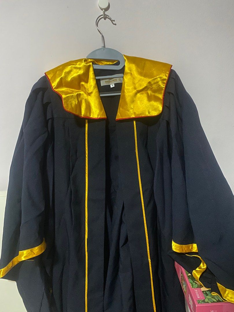 SP GRADUATION GOWN, Women's Fashion, Coats, Jackets and Outerwear on ...