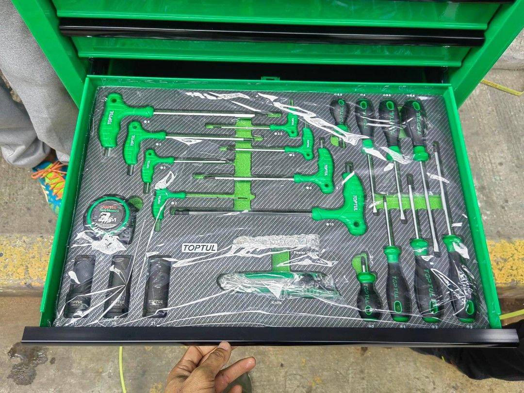 Tool cabinet w/ tool box, Commercial & Industrial, Construction Tools ...