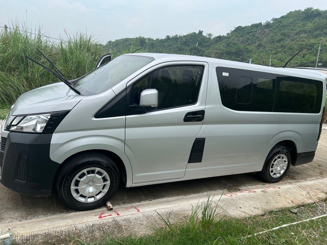 Toyota Hiace TOYOTA HIACE COMMUTER DELUXE 2.8L 2020 MT Manual, Cars for ...
