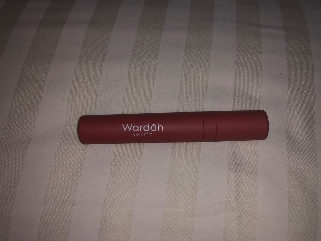 Wardah Colorfit Velvet Matte Lip Mousse - Shade 10 Lively Coral on ... Wardah Colorfit Velvet Matte Lip Mousse - Shade 10 Lively Coral on ...