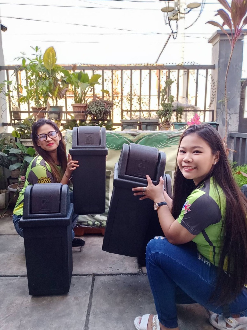 WASTE MASTER TRASH BIN SMALL, Furniture & Home Living, Cleaning ...