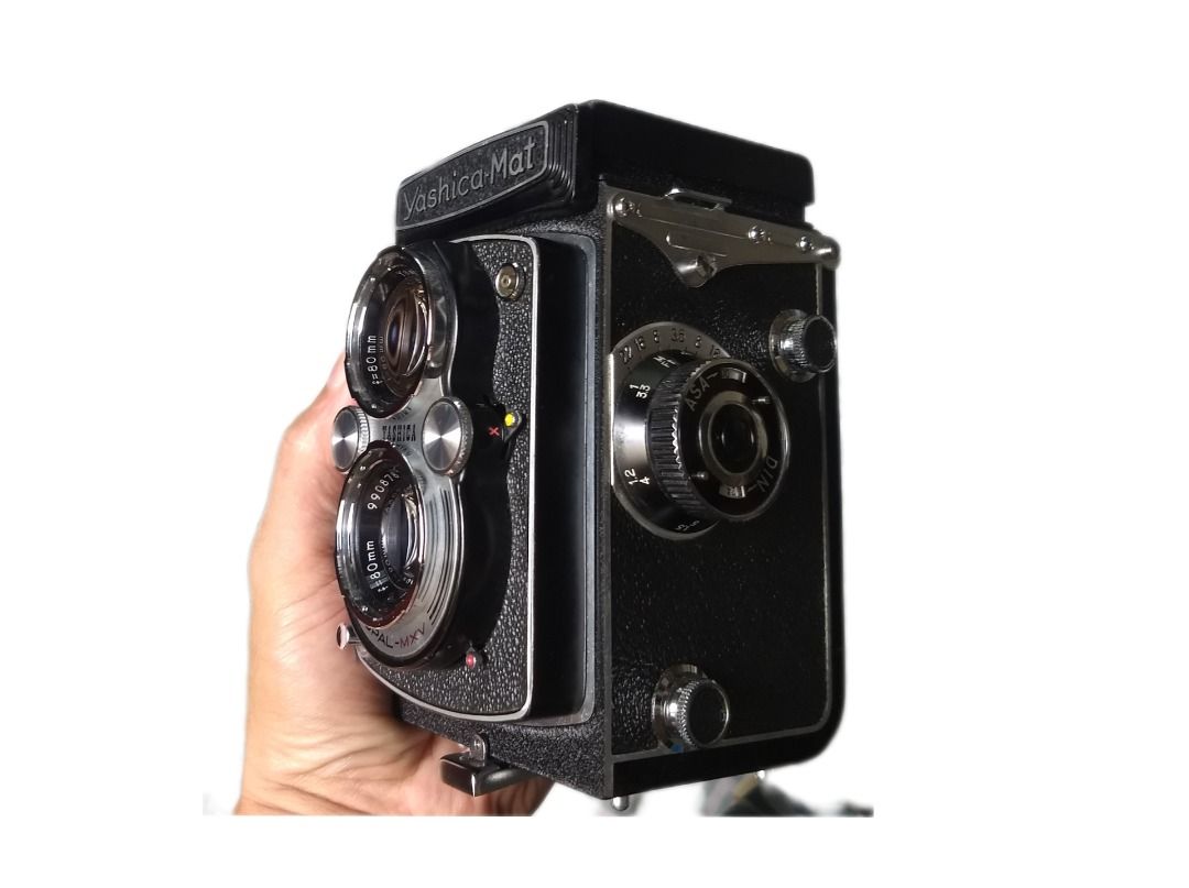 Yashica Mat TLR Mint, Photography, Cameras on Carousell