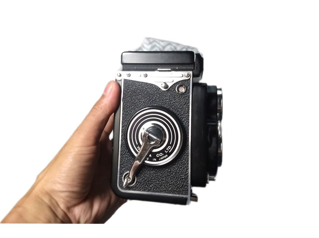 Yashica Mat TLR Mint, Photography, Cameras on Carousell