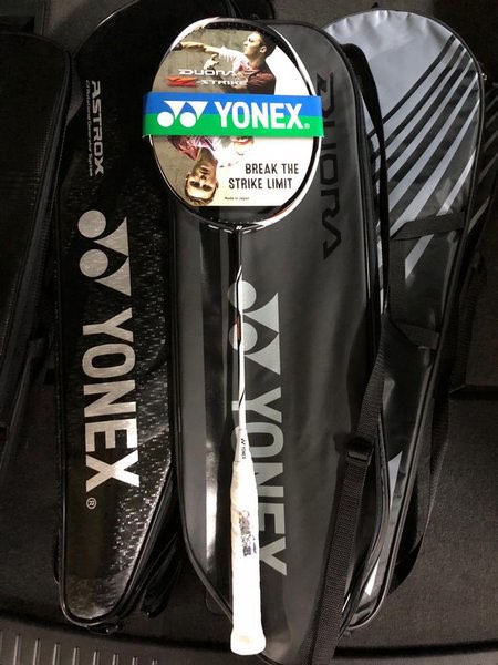 Yonex Duora z strike, Sports Equipment, Sports & Games, Racket & Ball Sports on Carousell
