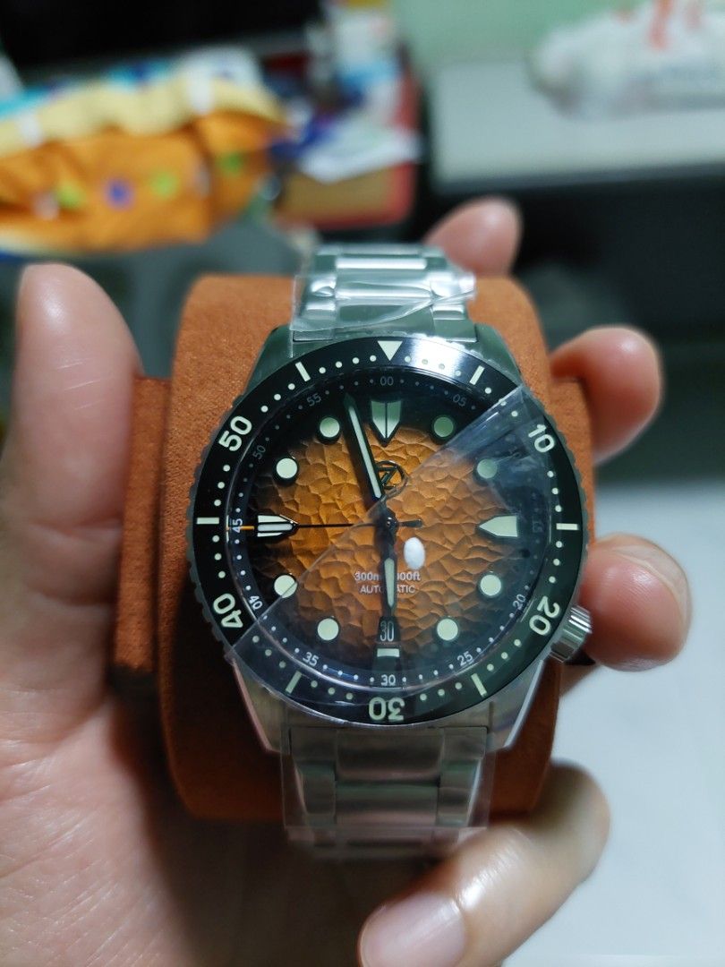 Zelos Mako V3 Hammered Orange Stainless Steel, Luxury, Watches on Carousell