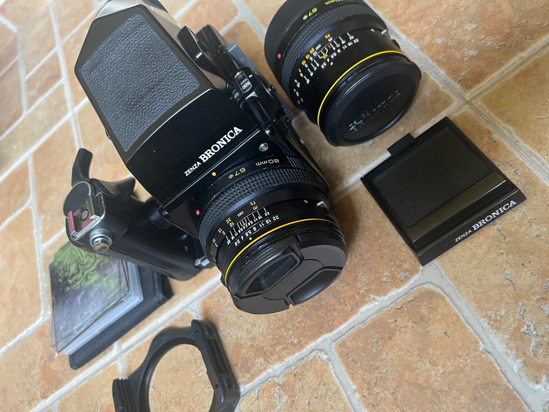 Zenza Bronica SQ-B 120 6x6 Medium Format Camera, 2 lenses, 2 prisms ...
