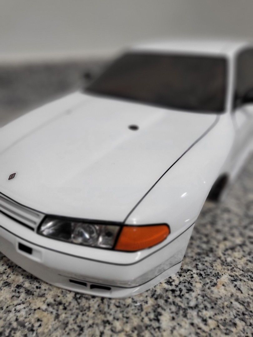 1/10 Tamiya R32 bodyshell with light bucket for Tt01 chassis, Hobbies ...