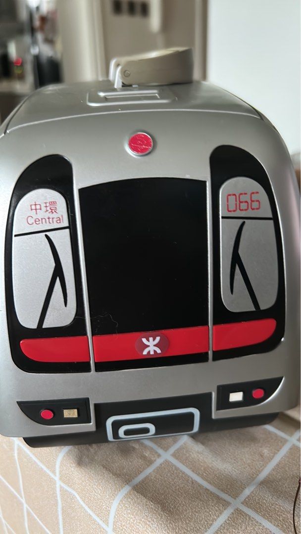 地鐵 Xhello kitty 列車, 興趣及遊戲, 收藏品及紀念品, 古董收藏 - Carousell