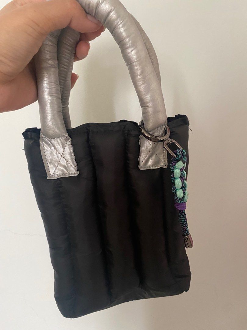 blob bag suatumasa, Fesyen Wanita, Tas & Dompet di Carousell