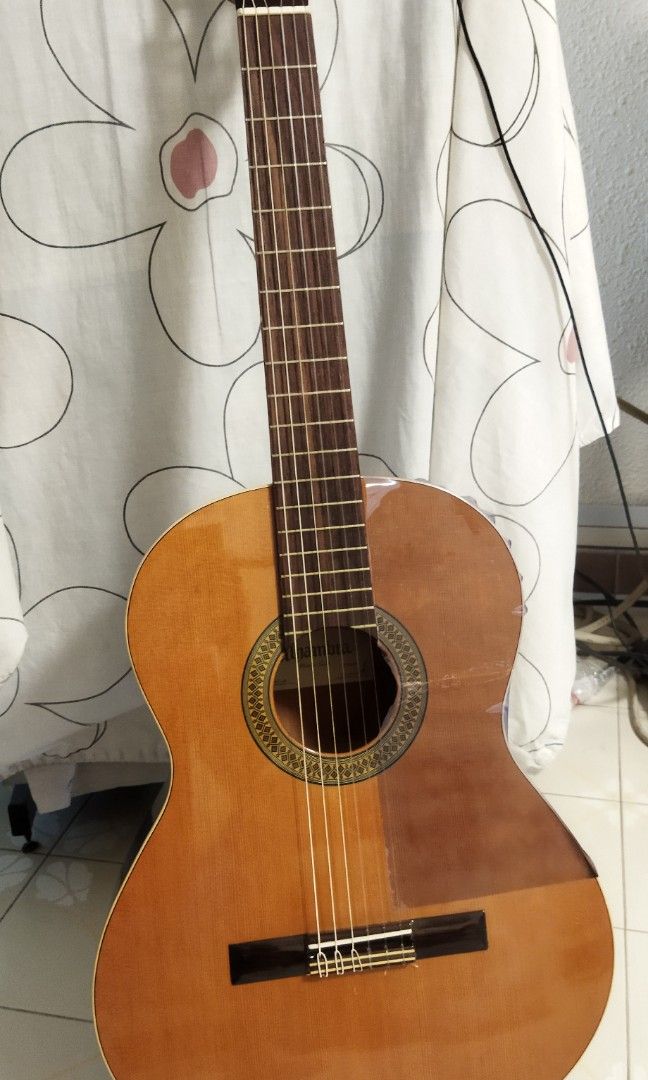 Classical Guitar Alhambra 2c cedar solid top, Hobbies & Toys, Music ...