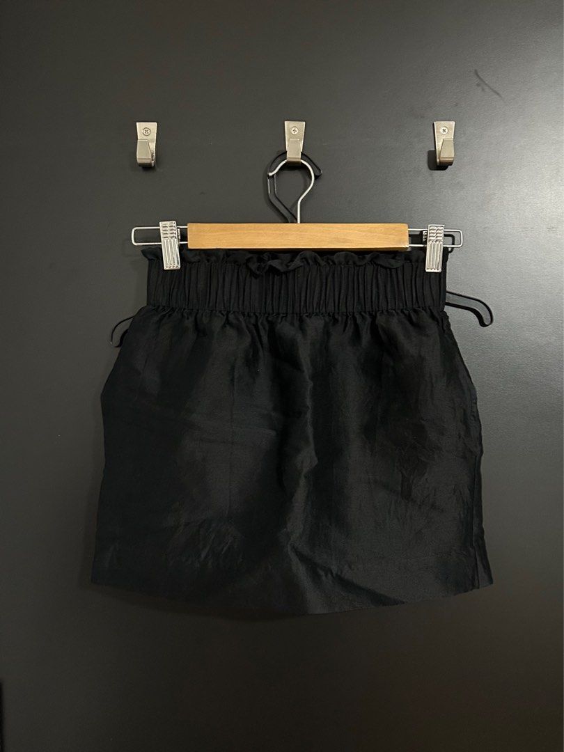 COS mini skirt, Women's Fashion, Bottoms, Skirts on Carousell