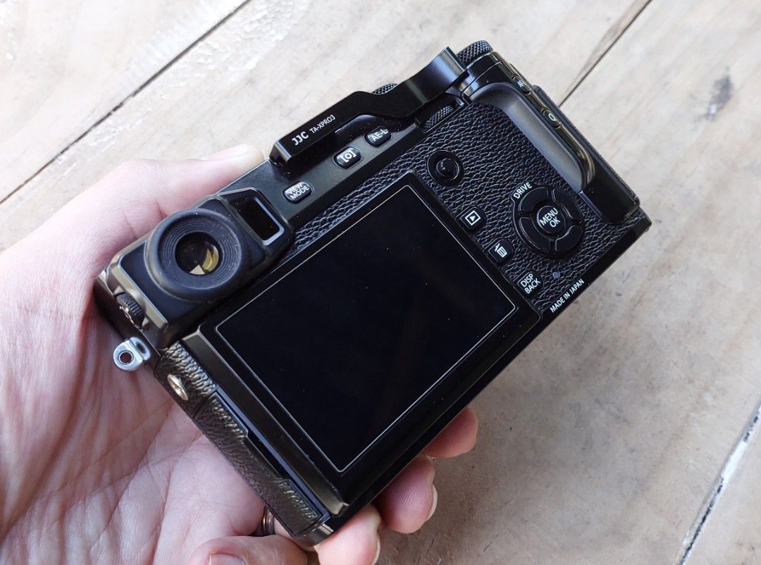 Fuji XPRO 2 body, Photography, Cameras on Carousell