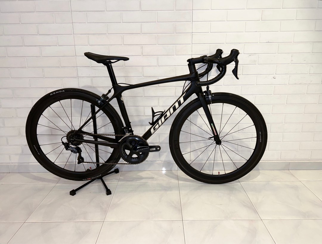 Giant TCR Advanced 1 2021 R8000 Ultegra Avian CR2 Carbon Wheelset Full Road Bike, Sports ...